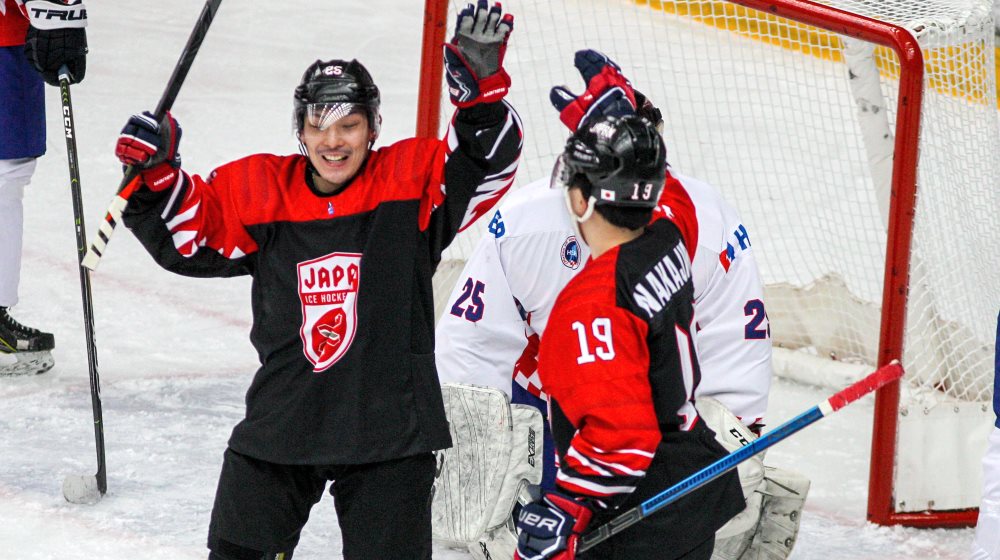 IIHF - Perfect start for Japan