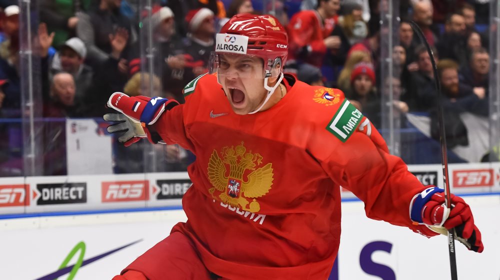 IIHF - Russia hammers Canada, 6-0